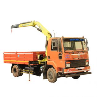 Truck Cranes Guide: Types, Uses, and Selection