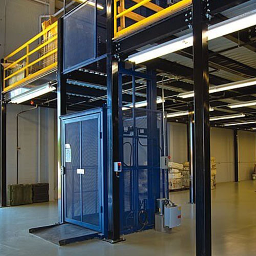 Provision of goods lift in a distribution warehouse - Nandan GSE